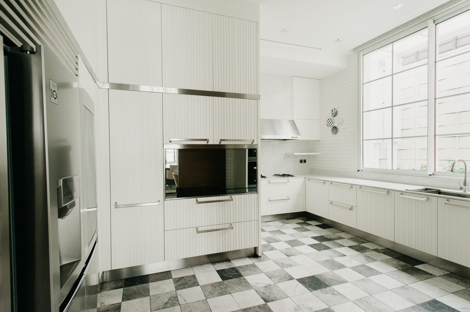 Cove House II – Unique Kitchen Fusion